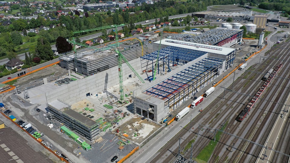 Stadler Rail AG: die Weichen für die Zukunft gestellt - Debrunner ...